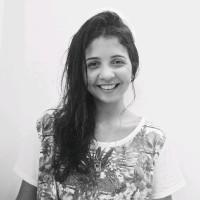 Daniela Assis - Facebook, LinkedIn