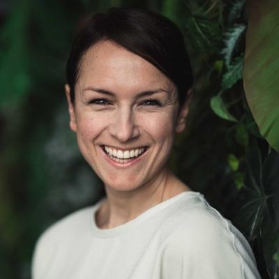 Julia Dubowy - LinkedIn