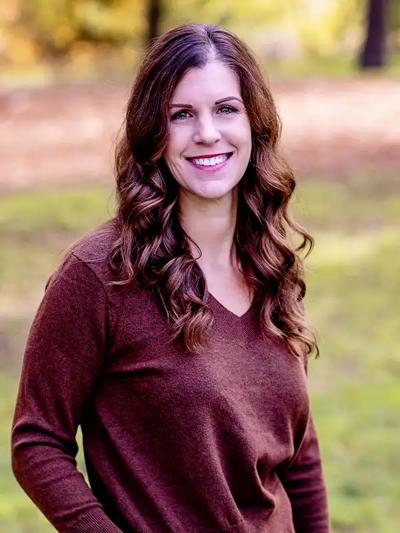 Stephanie Falls - Facebook, LinkedIn, Twitter