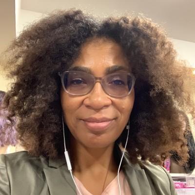 Michaela Degbeon - LinkedIn, Twitter